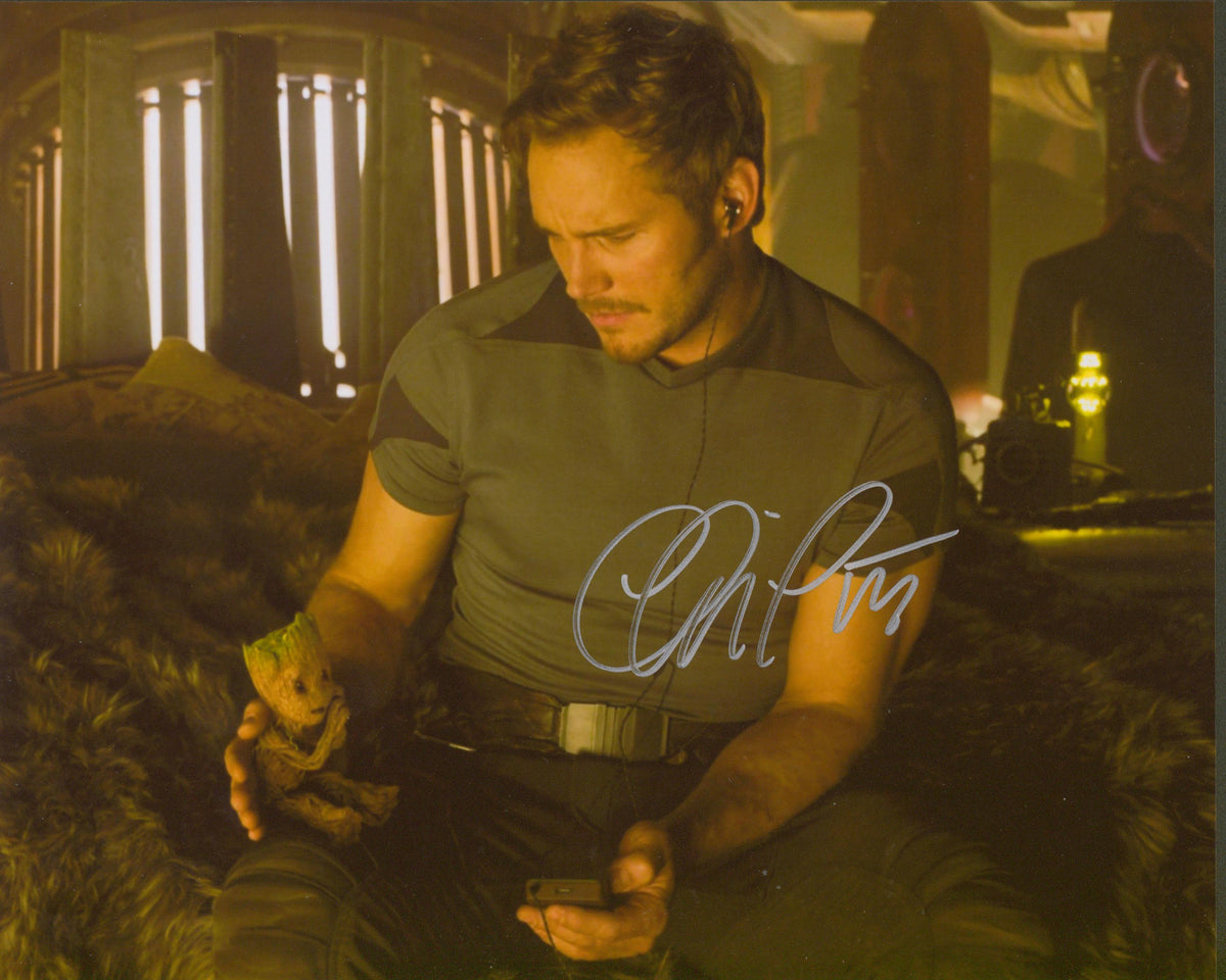 Chris Pratt Signed 11x14 Photo - SWAU Authenticated | SWAU