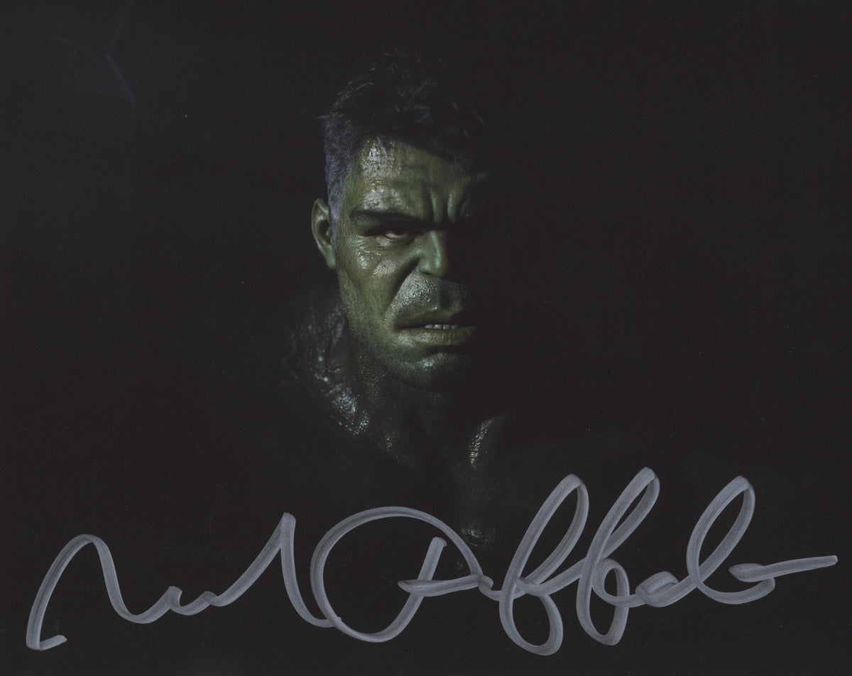 Mark Ruffalo Signed 8x10 Photo - SWAU Authenticated | SWAU